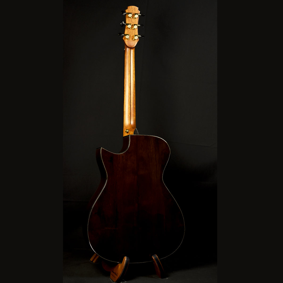 Hozen Guitars Blue Label | Deep OM Torrified Adirondack Madagascar ...